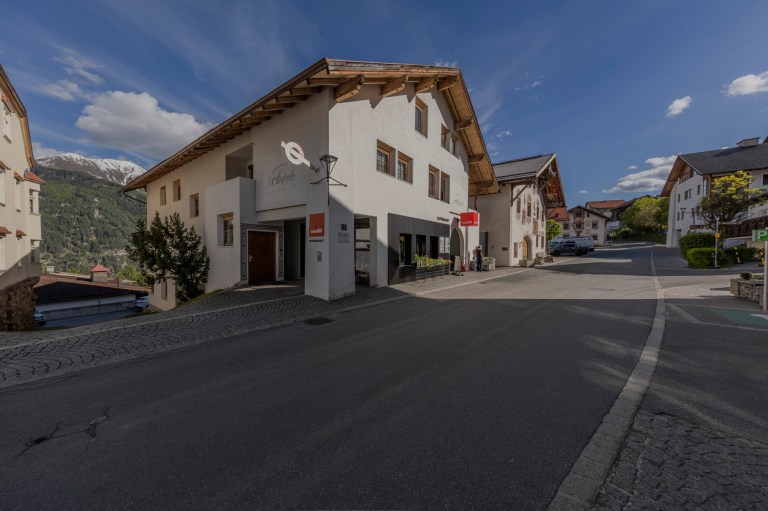 Hotel-Garni met aantrekkelijke huurinkomsten in het hart van Serfaus ...